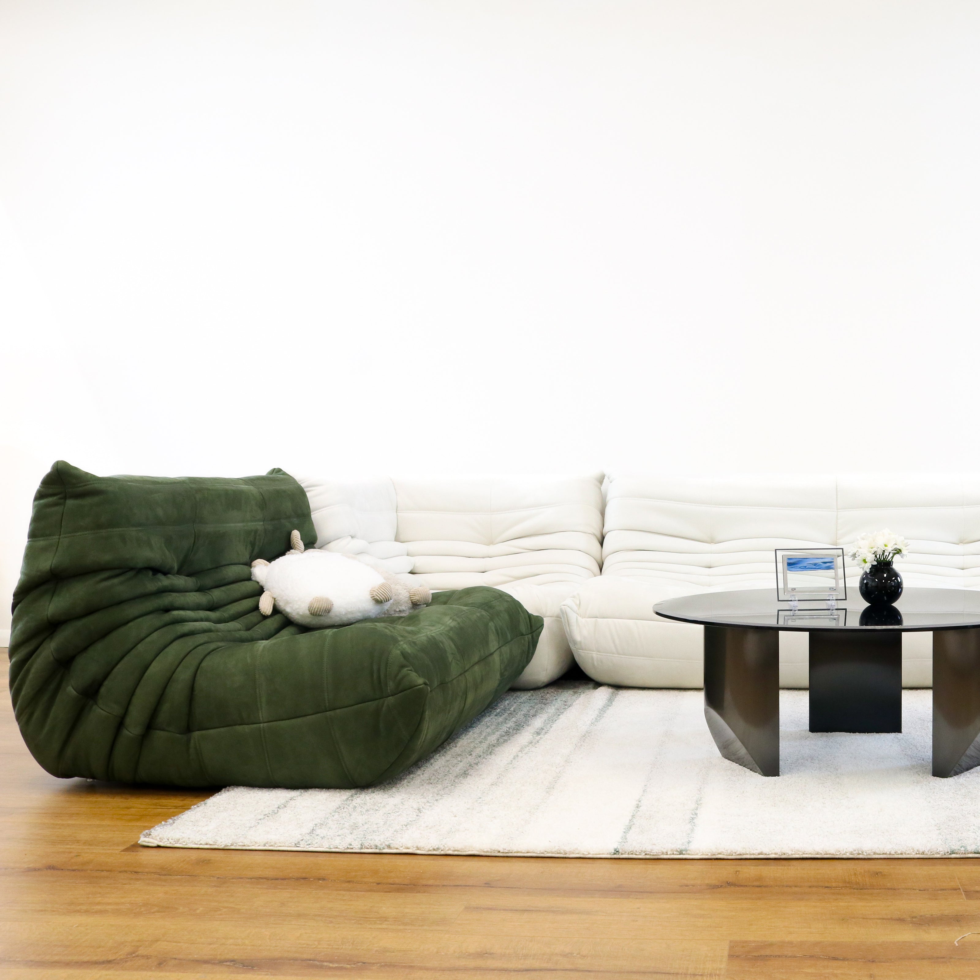 Mid-Century Vintage Fireside Lounge Sofa Couch Two three cornor seat